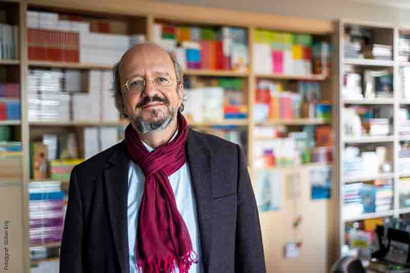 Behiç Ak: "İnsanların hikâyeye ihtiyacı var. " - Oggito