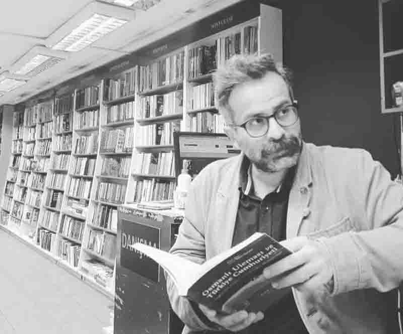 İsmail Güney Yılmaz: "Doğrudan politika içinden konuşan şiirlerde ...